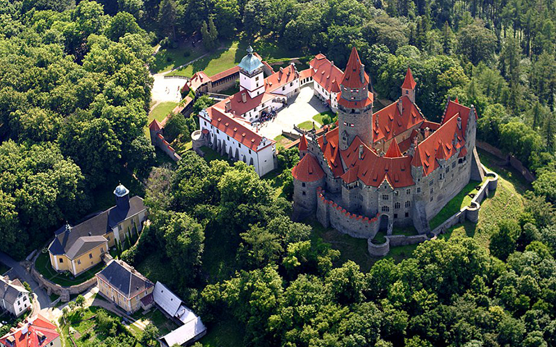 3 hrady, které navštívit - ISIC.cz